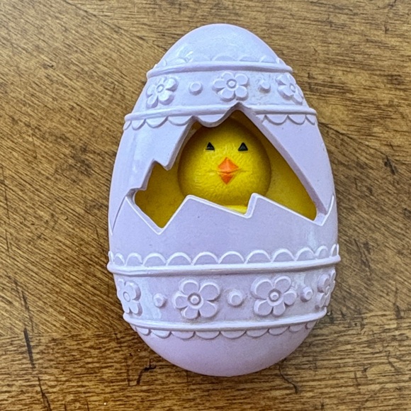 Avon | Jewelry | Vintage Avon Easter Egg Chick Pin Brooch Peep | Poshmark